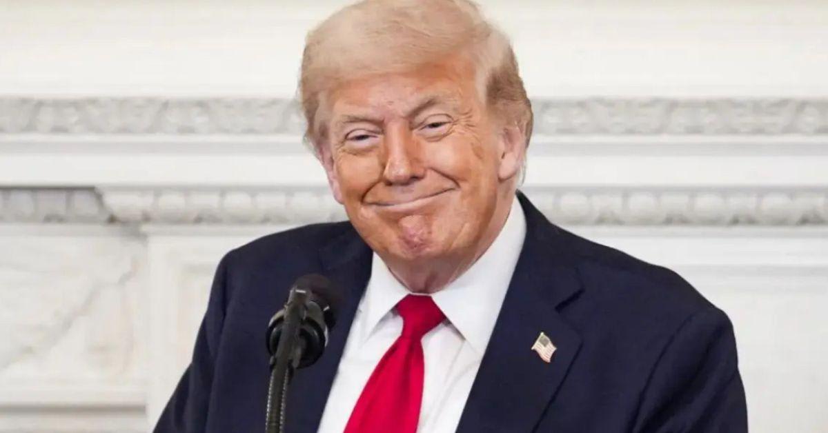 Jeffrey Epstein and Donald Trump Had a 'Very Close' Friendship and Were ...