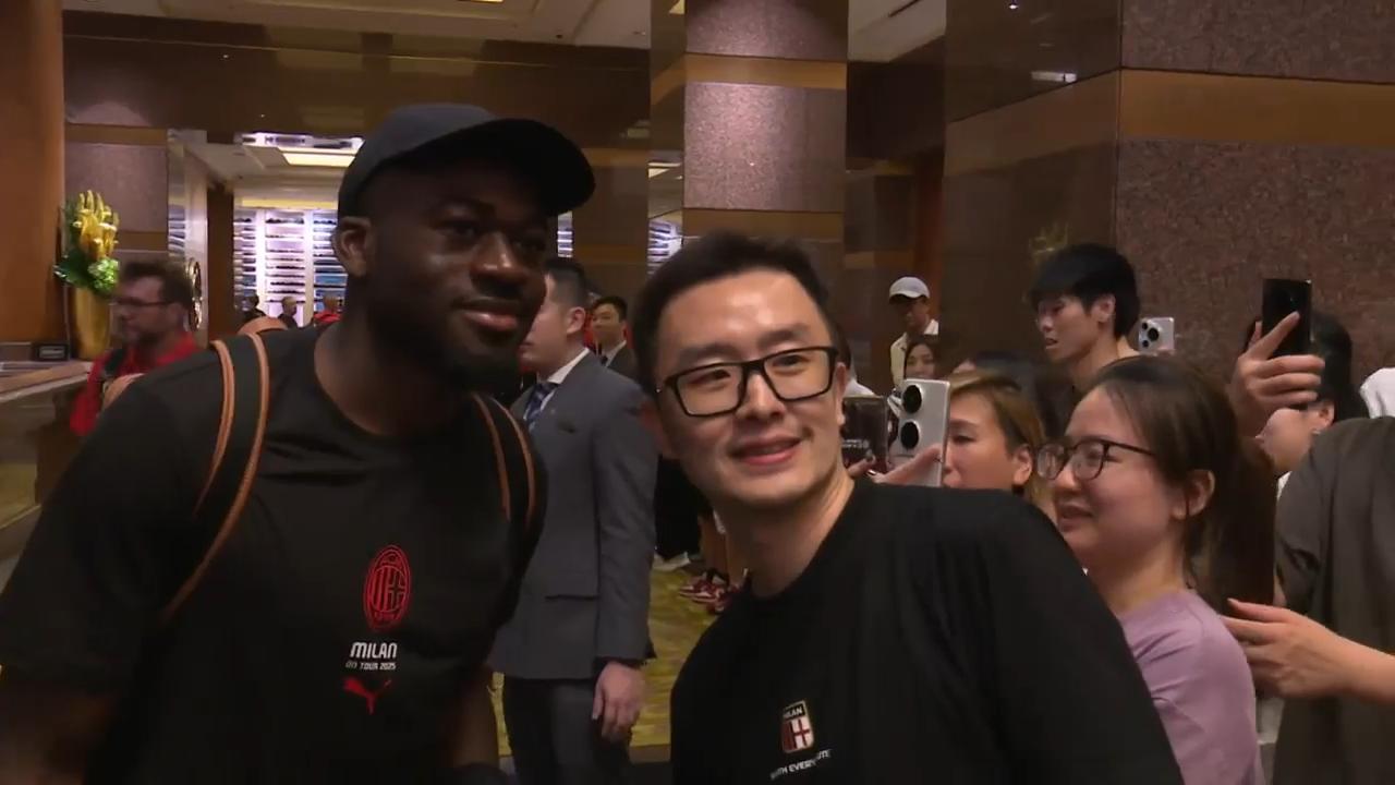 AC Milan arrive in Singapore to kick off pre-season tour in Asia Pacific