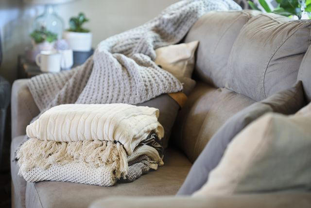 9 Decor Pieces That Always Look Cluttered in a Room — and What to Do ...