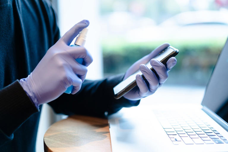 Got an Old Android or iPhone? Give It a New Life as a Security Camera