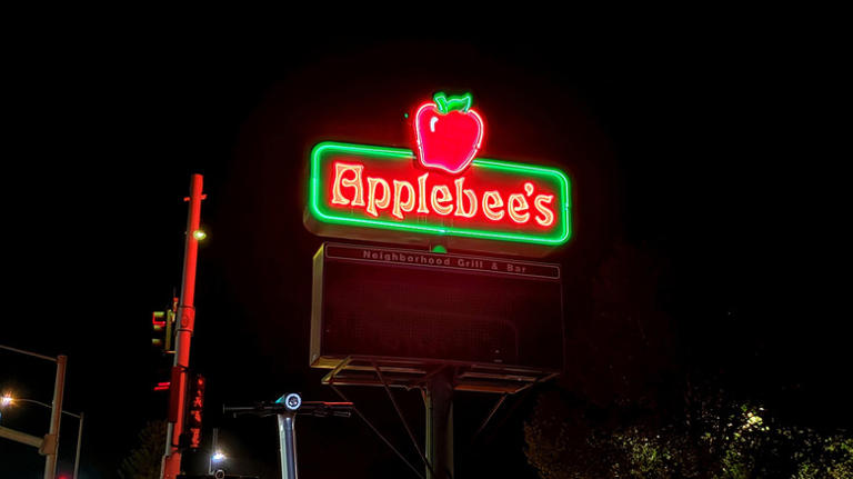 Restaurant Secrets You Might Not Know About Applebee's