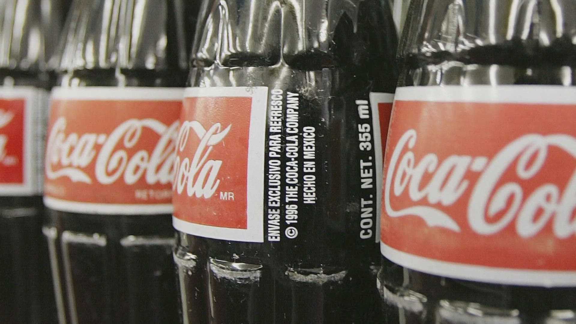 Trump announces Coca-Cola agreed to go back to using cane sugar in drinks