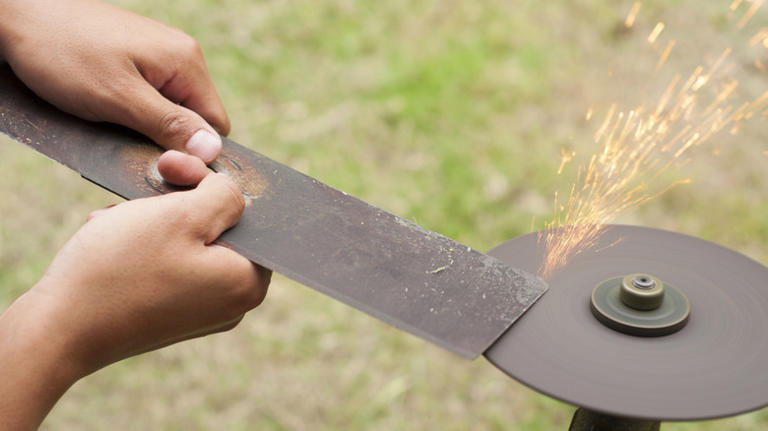 Mistakes Everyone Makes When Sharpening Lawn Mower Blades