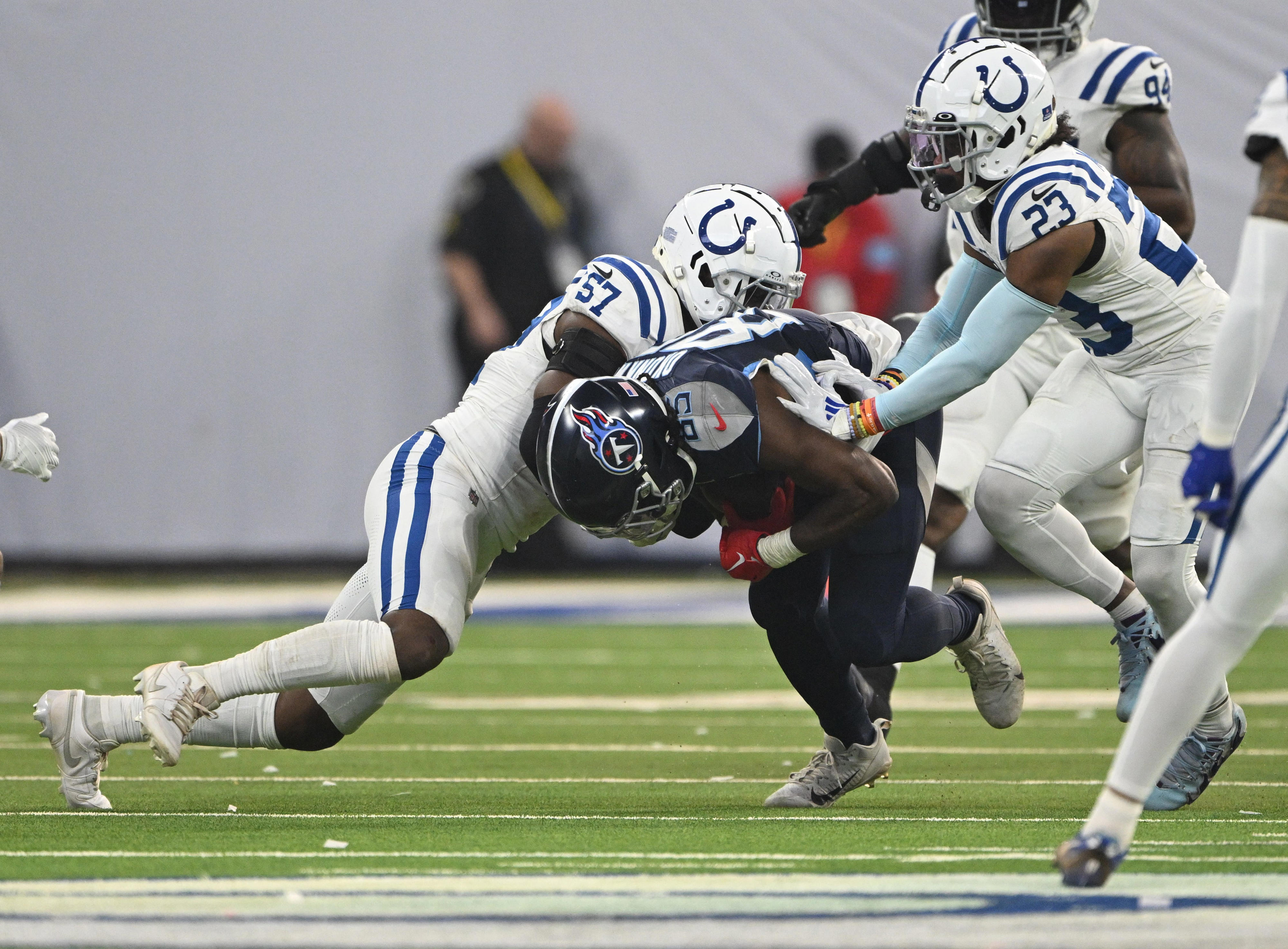 One big question for Jaylon Carlies and Indianapolis Colts' LBs in ...