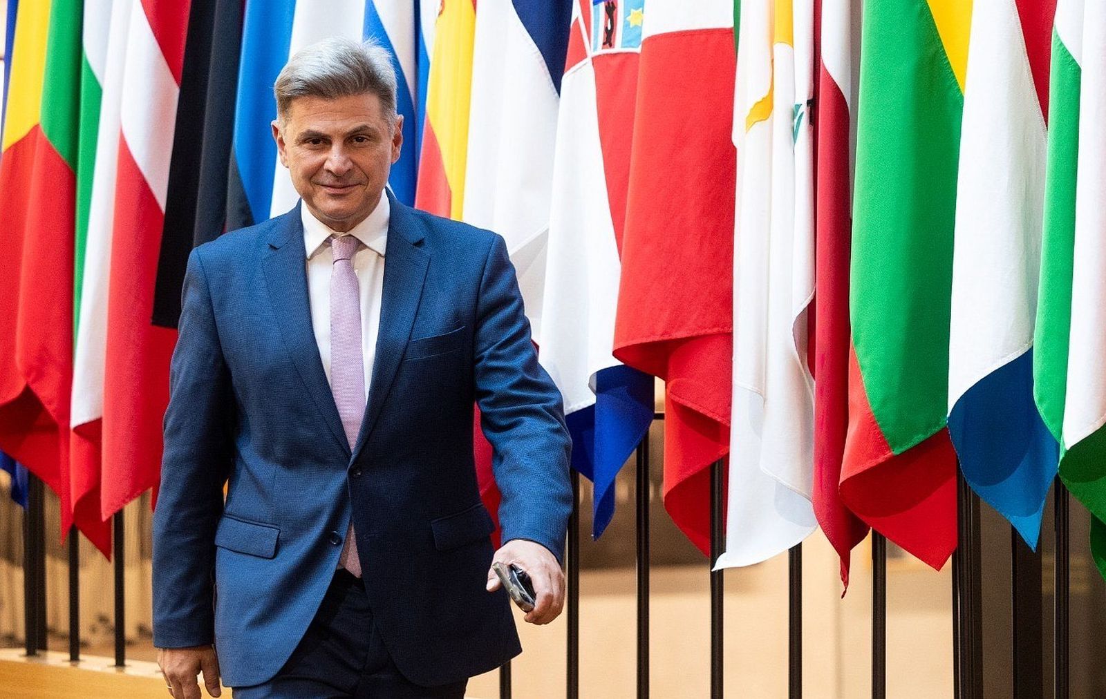 Σφοδρή επίθεση Φαραντουρη σε Μητσοτακη για την σιωπή της κυβέρνησης ...