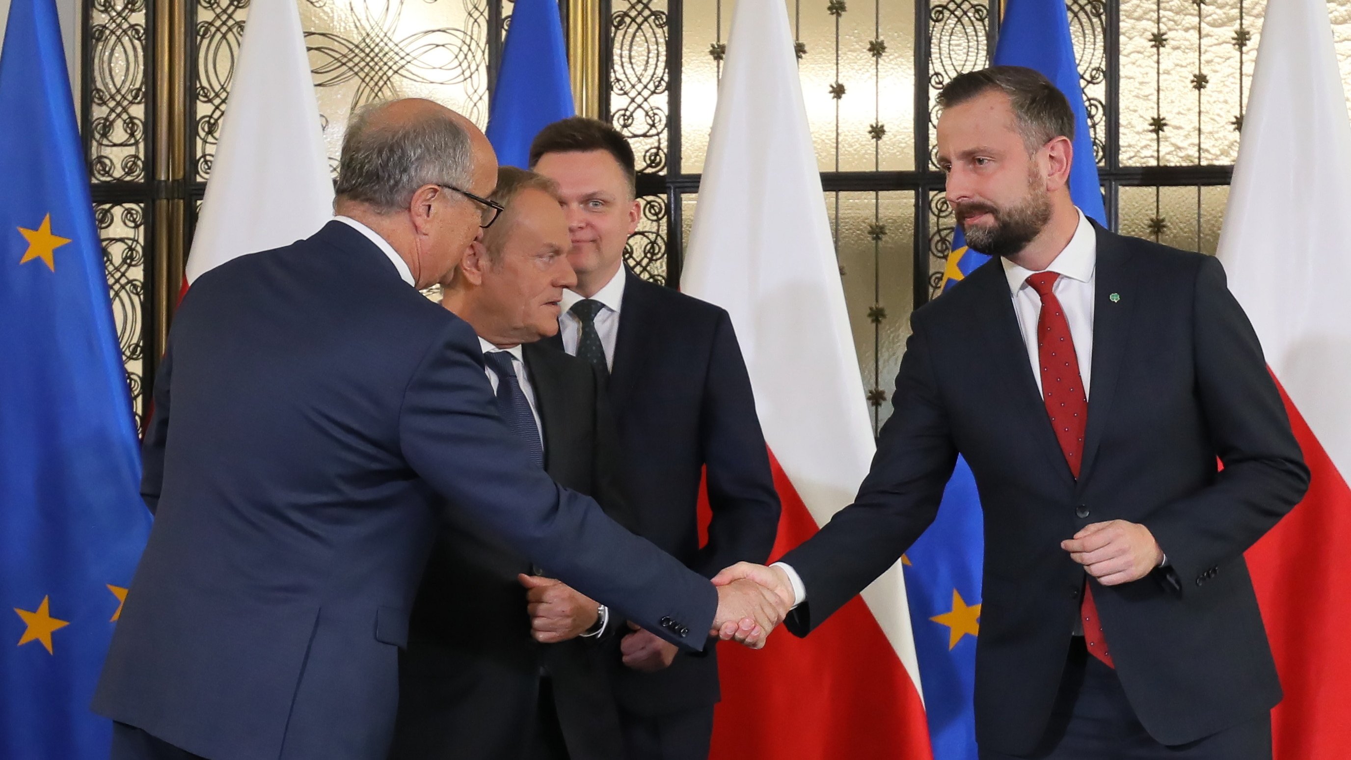 Rekonstrukcja rządu. Liderzy koalicji zasiądą do negocjacji. Padła data