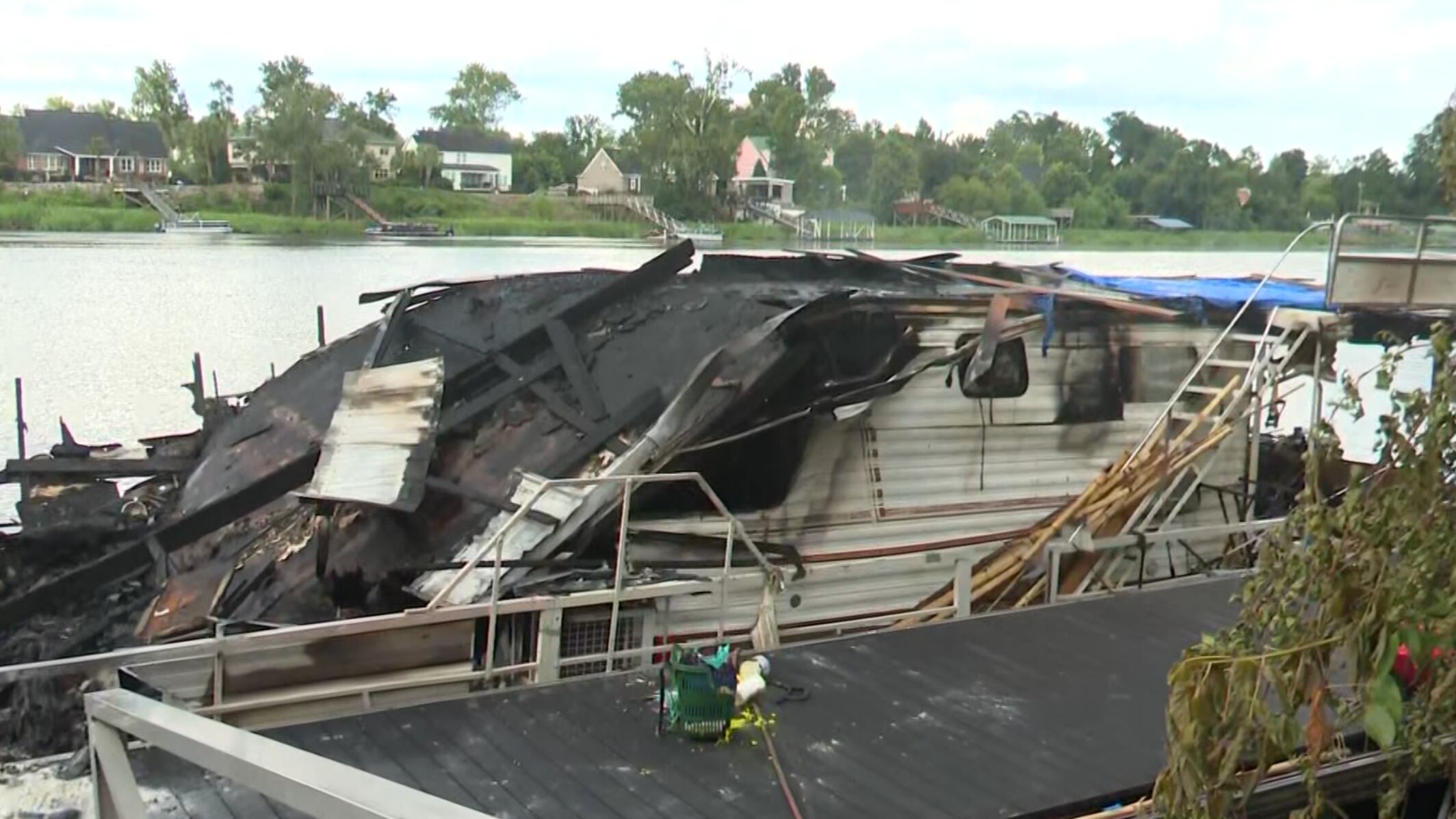 Houseboat catches fire at Augusta Riverwalk