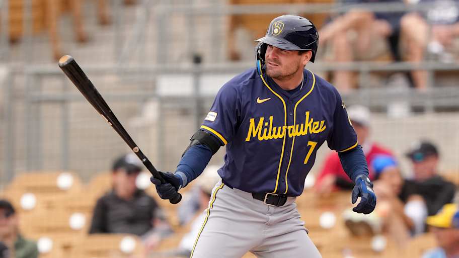 Brewers swap left-handed first basemen ahead of Sunday's series finale ...