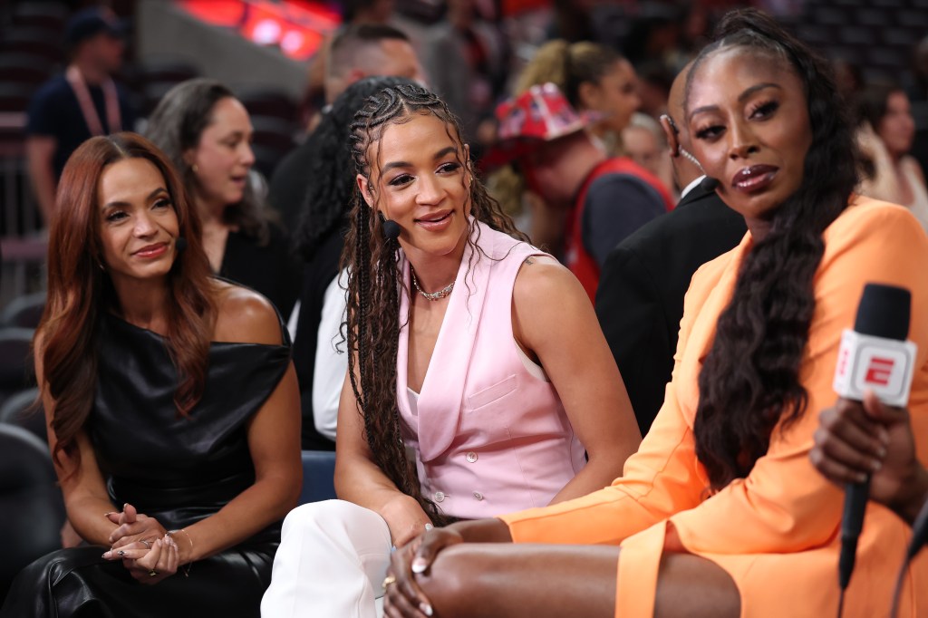 ESPN host Elle Duncan raises eyebrows with crude joke during WNBA All ...