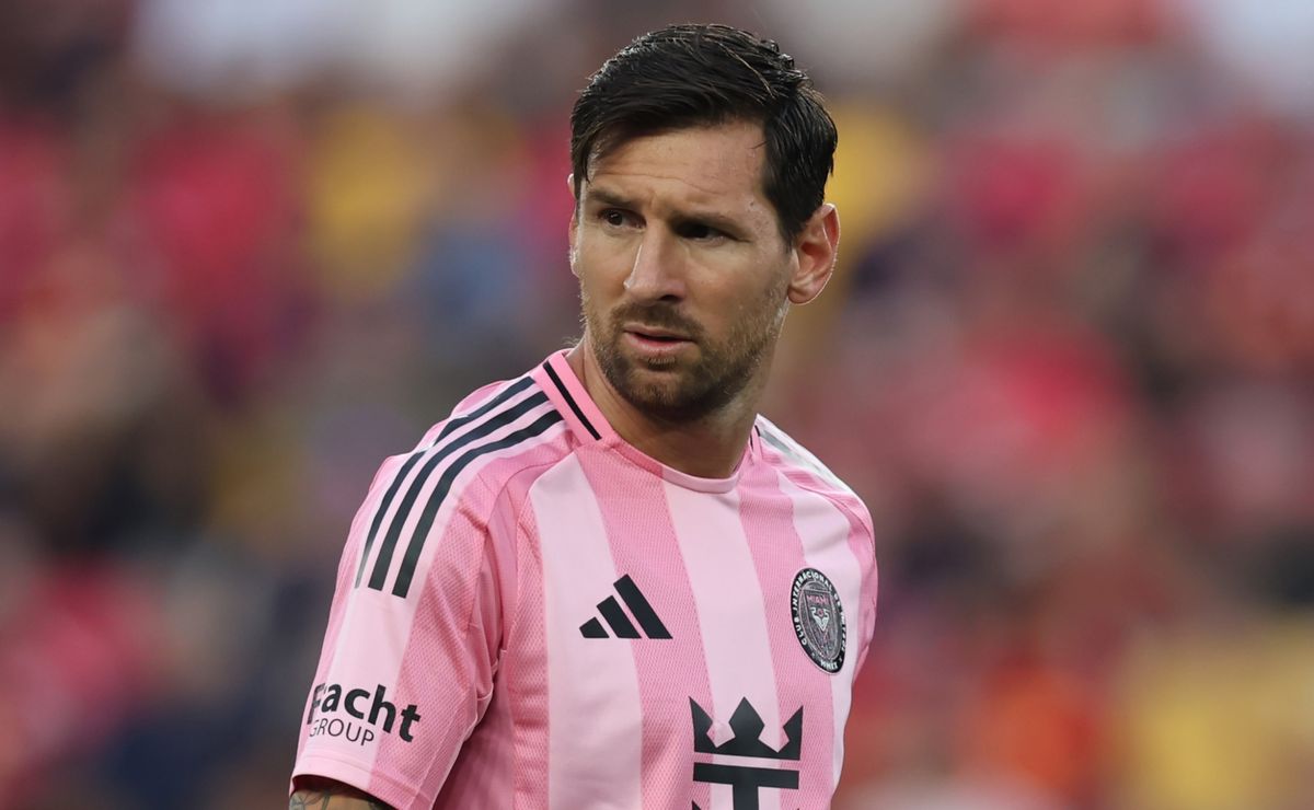 Javier Mascherano compares Lionel Messi to Michael Jordan after ...