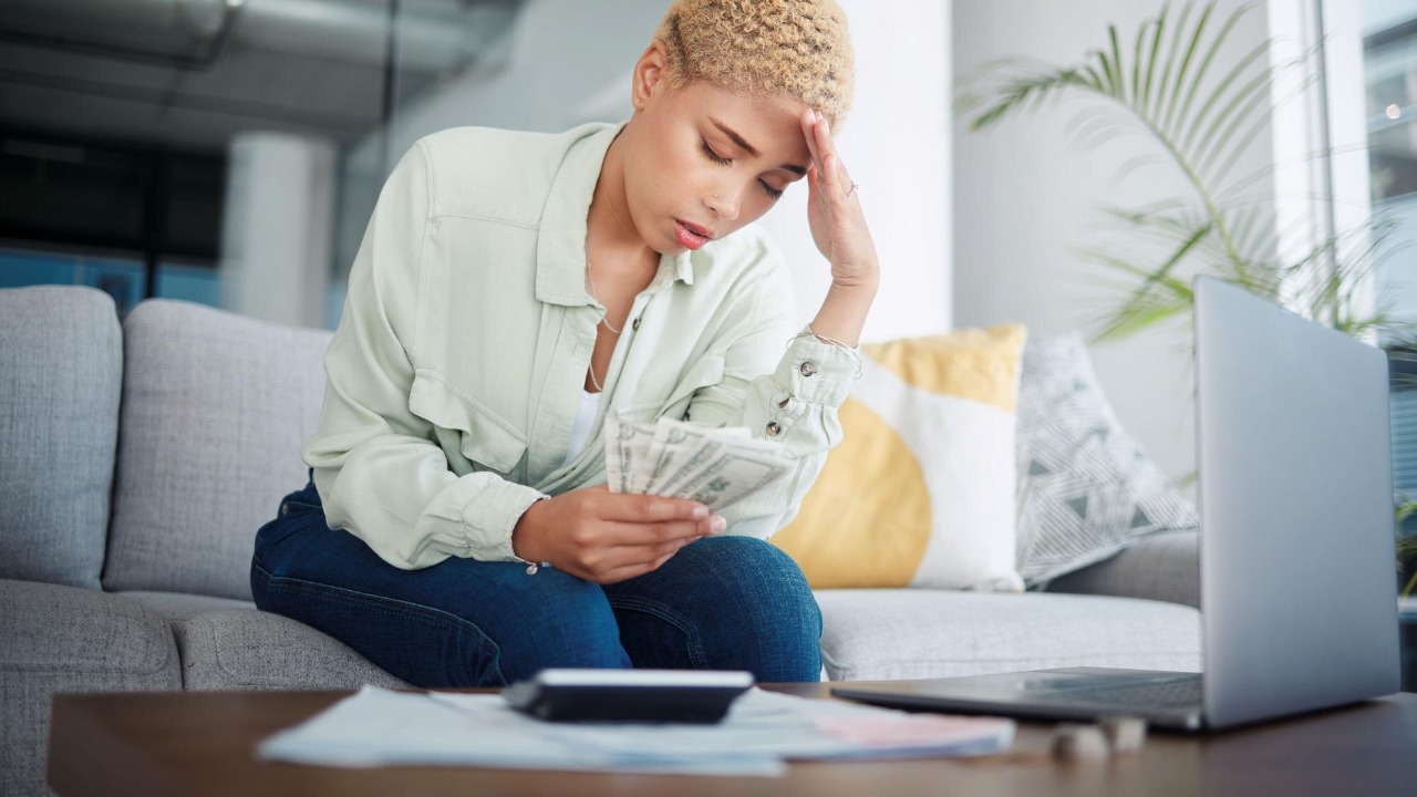 5 biggest money mistakes to avoid in 2025