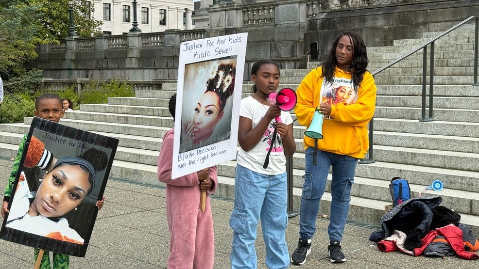 Seattle murder victim's family holds protest at WA state capitol to ...