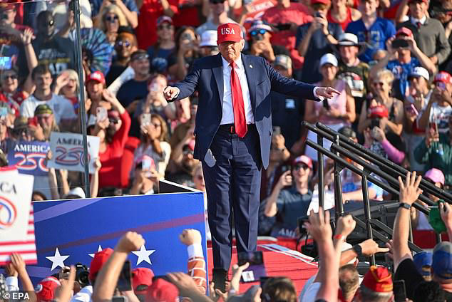 Woke journalist issues ludicrous advice to democrats with family ...