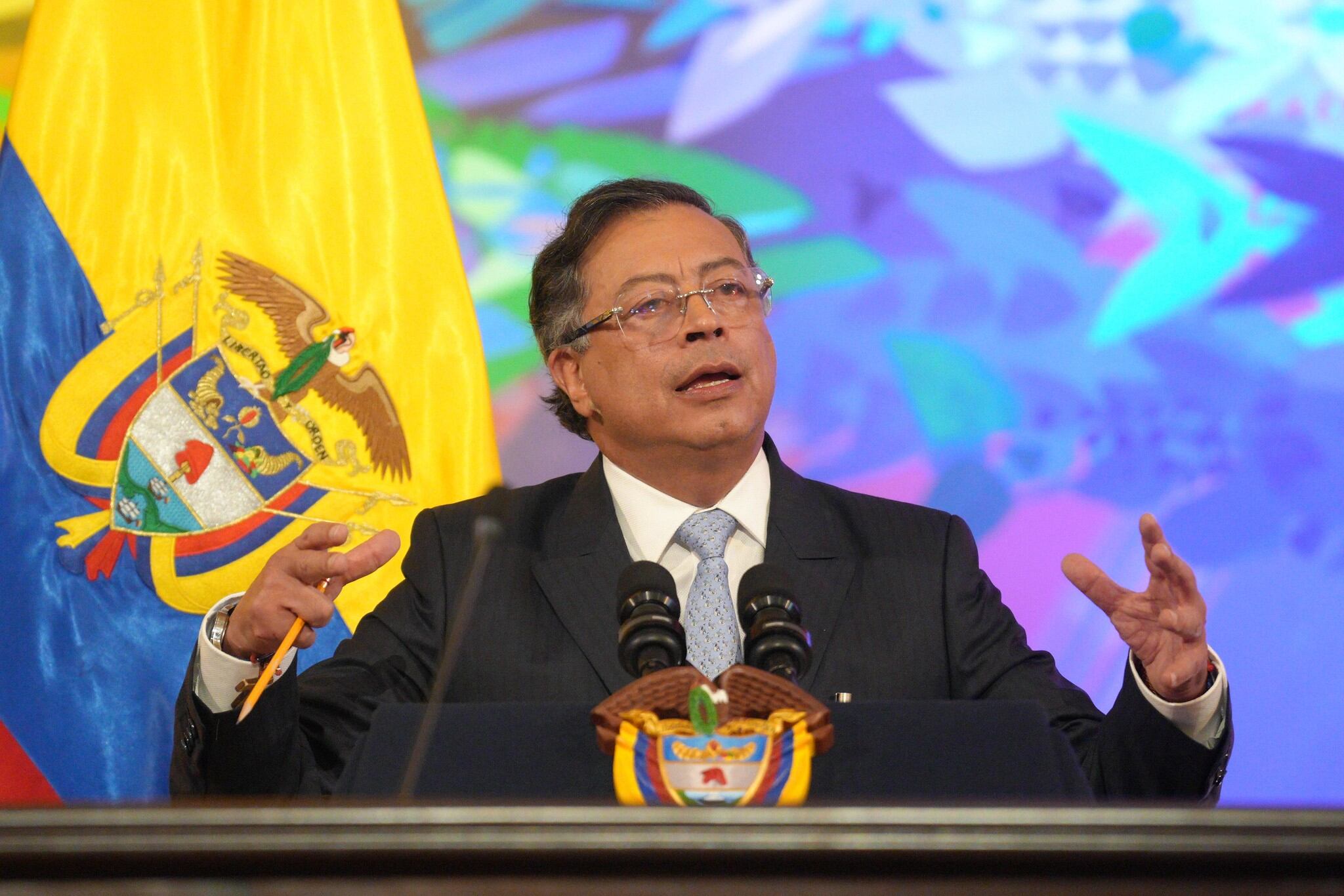 Aprobación del presidente Petro mejora y llega a 38 %, según Datexco