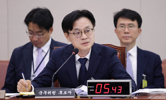 Lee administration's tightrope dance between nuclear power, renewable ...