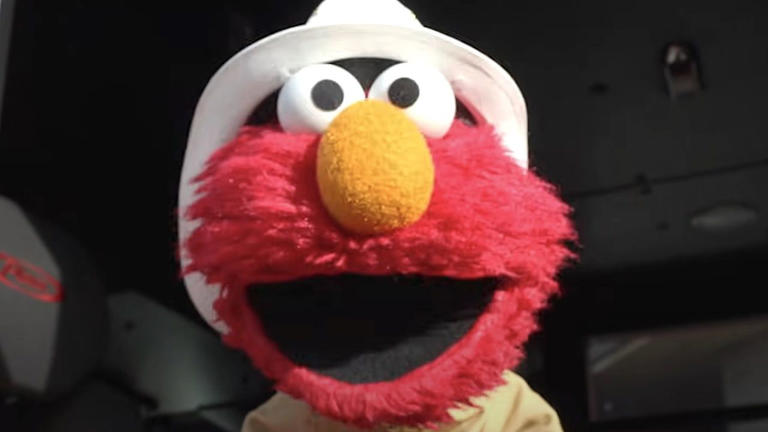 After Elmo Got Hacked, A New Post Went Viral In The Most Wholesome Way ...
