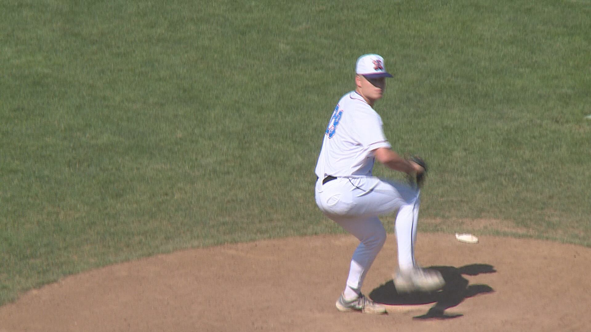 Express take both games of doubleheader with Loggers