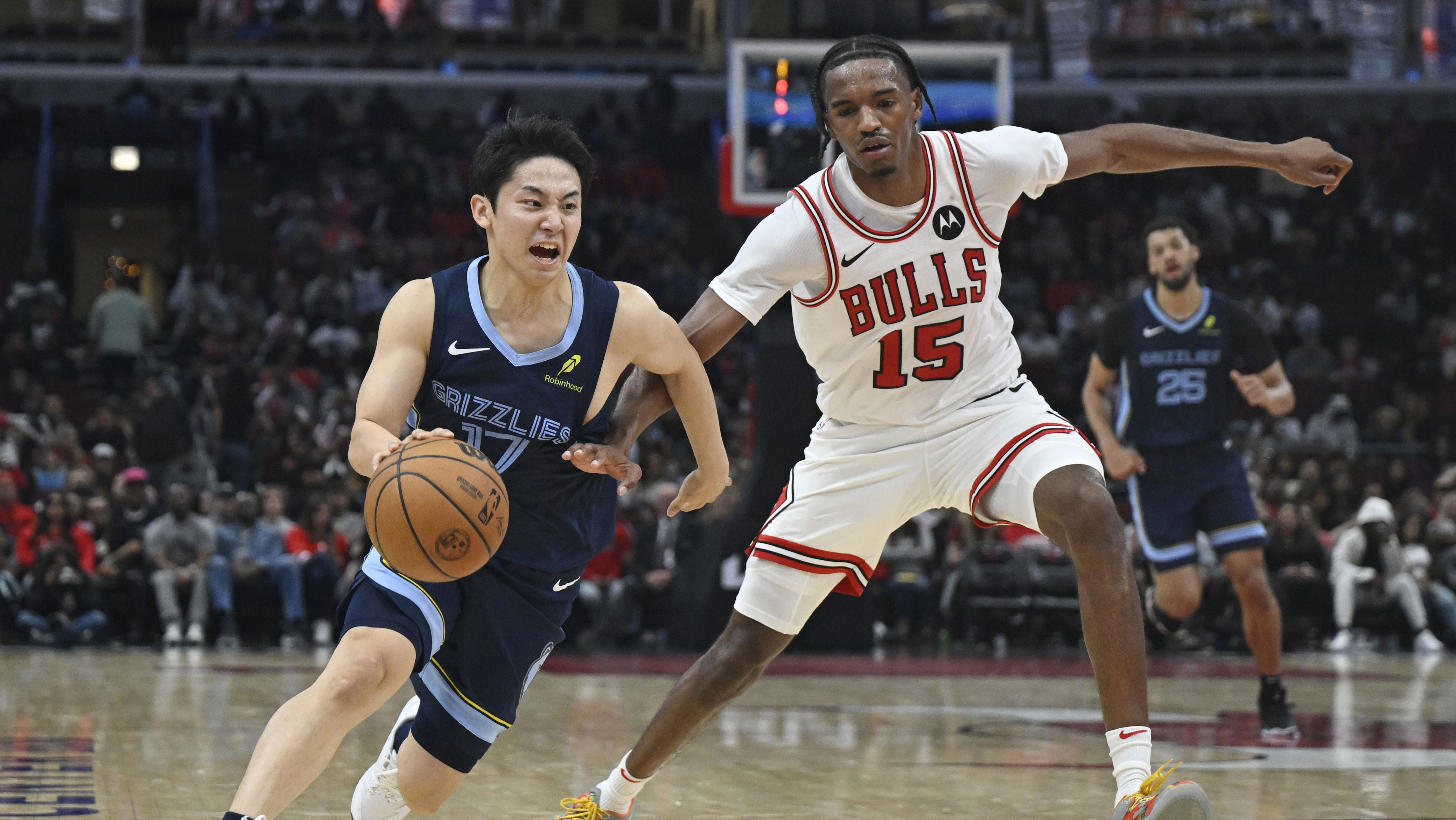 Bulls Sign Shortest Player in the NBA