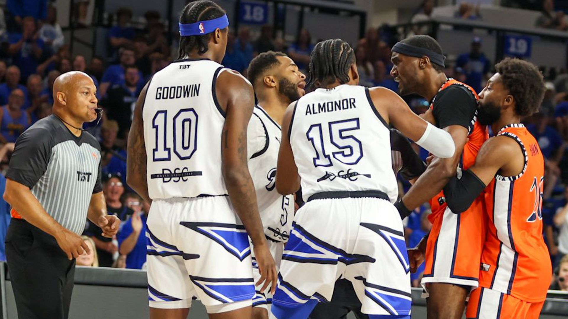 La Familia survives vs. War Ready in TBT thanks to Archie Goodwin game ...