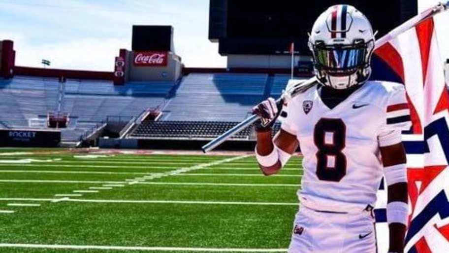 Huskies Draw Commitment from Oakland Speedster