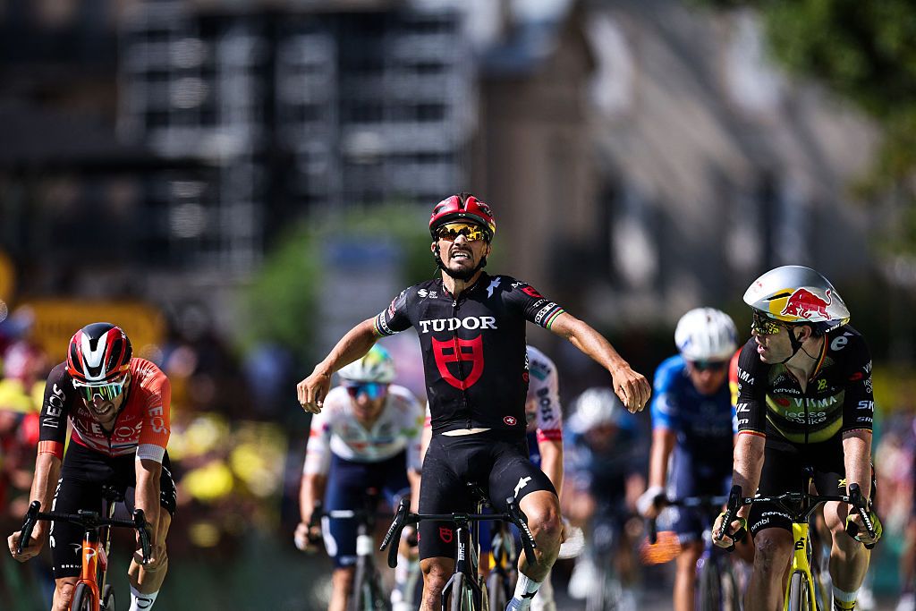 From a dislocated shoulder to thinking he had won the stage – Julian Alaphilippe's wild day in ...