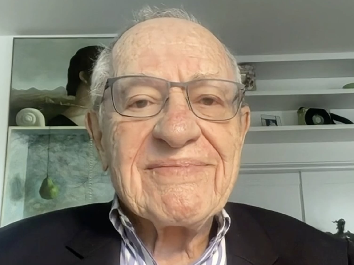 Jeffrey Epstein’s Lawyer Says Ghislaine Maxwell Should be Freed