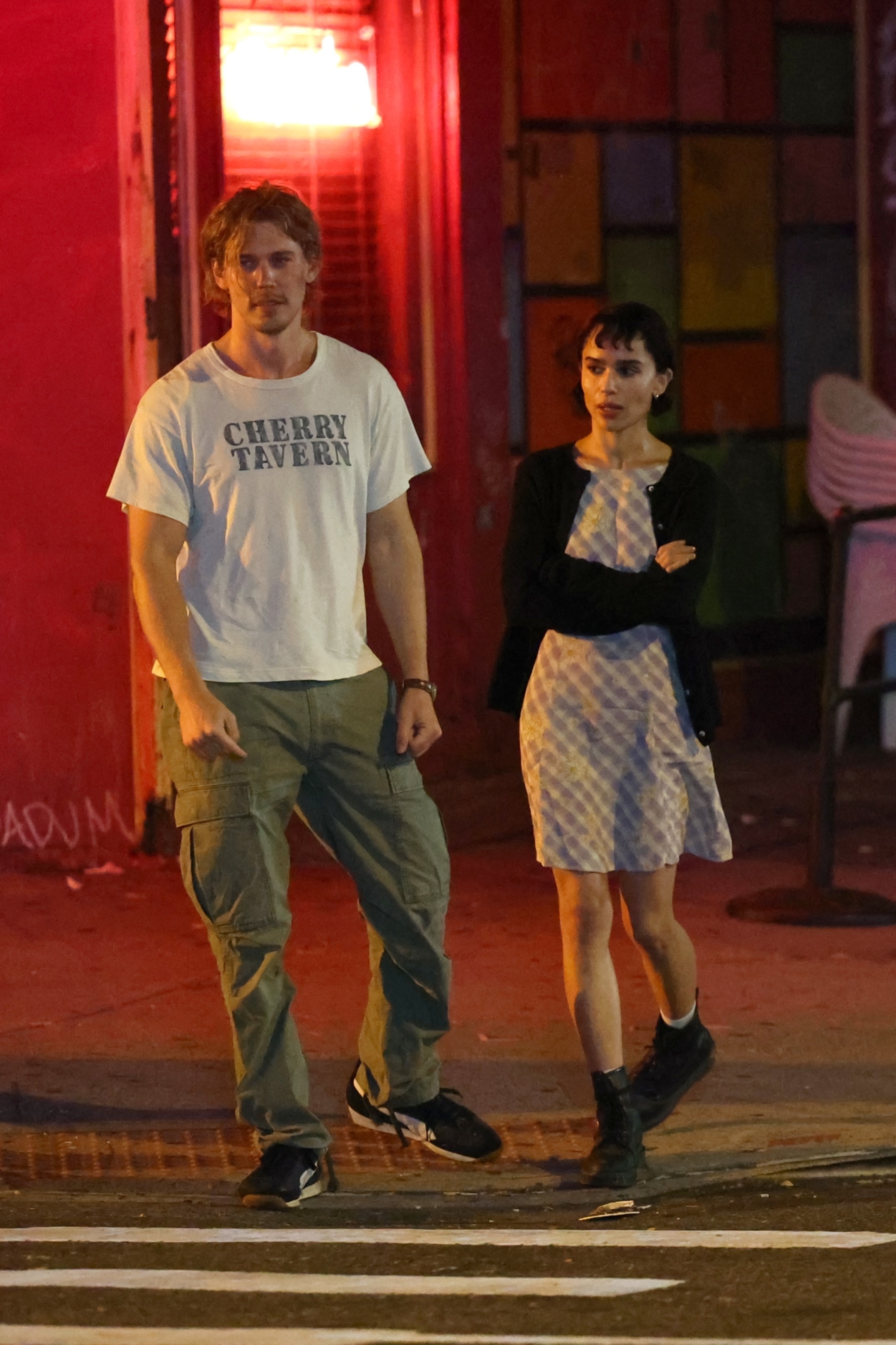 Zoe Kravitz, Austin Butler spotted out together at immersive NYC show ...