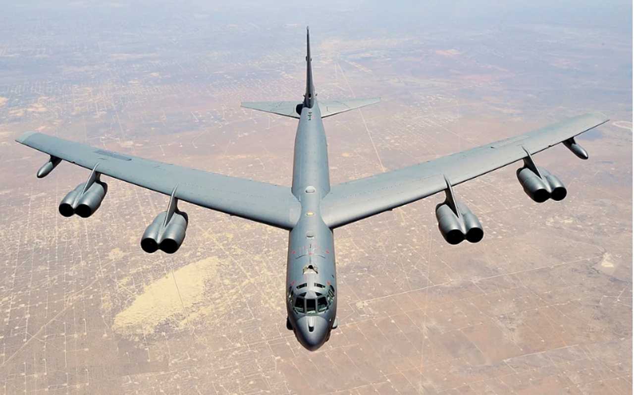 Near Miss: Delta Regional Jet Narrowly Avoids Collision With B-52 Bomber