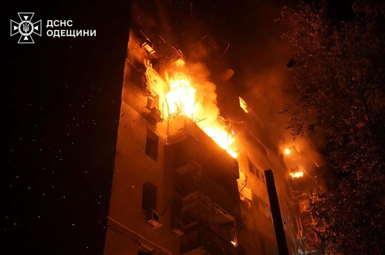 Moscow airports shutdown after Ukraine fires more than 230 drones