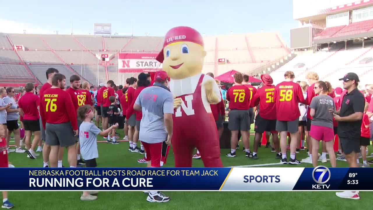 Husker fans take to the field for annual Nebraska Football Road Race