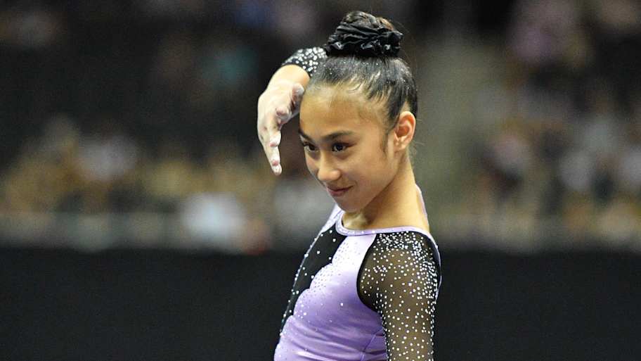 LSU gymnastics star Kailin Chio stuns teammates with Hawaiian sunset ...