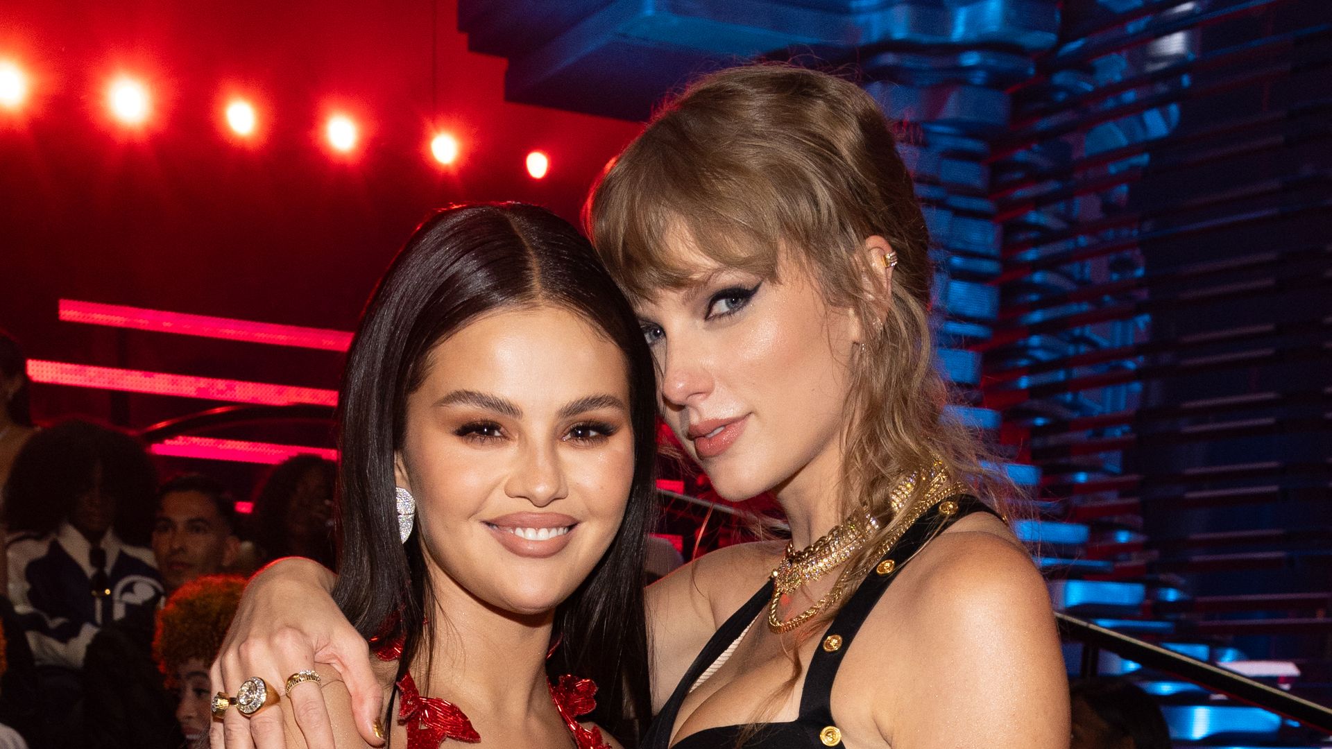 Taylor Swift joins Selena Gomez's glittering disco bash as star ...