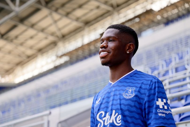 Everton face imminent decision over new transfer as wait continues over ...