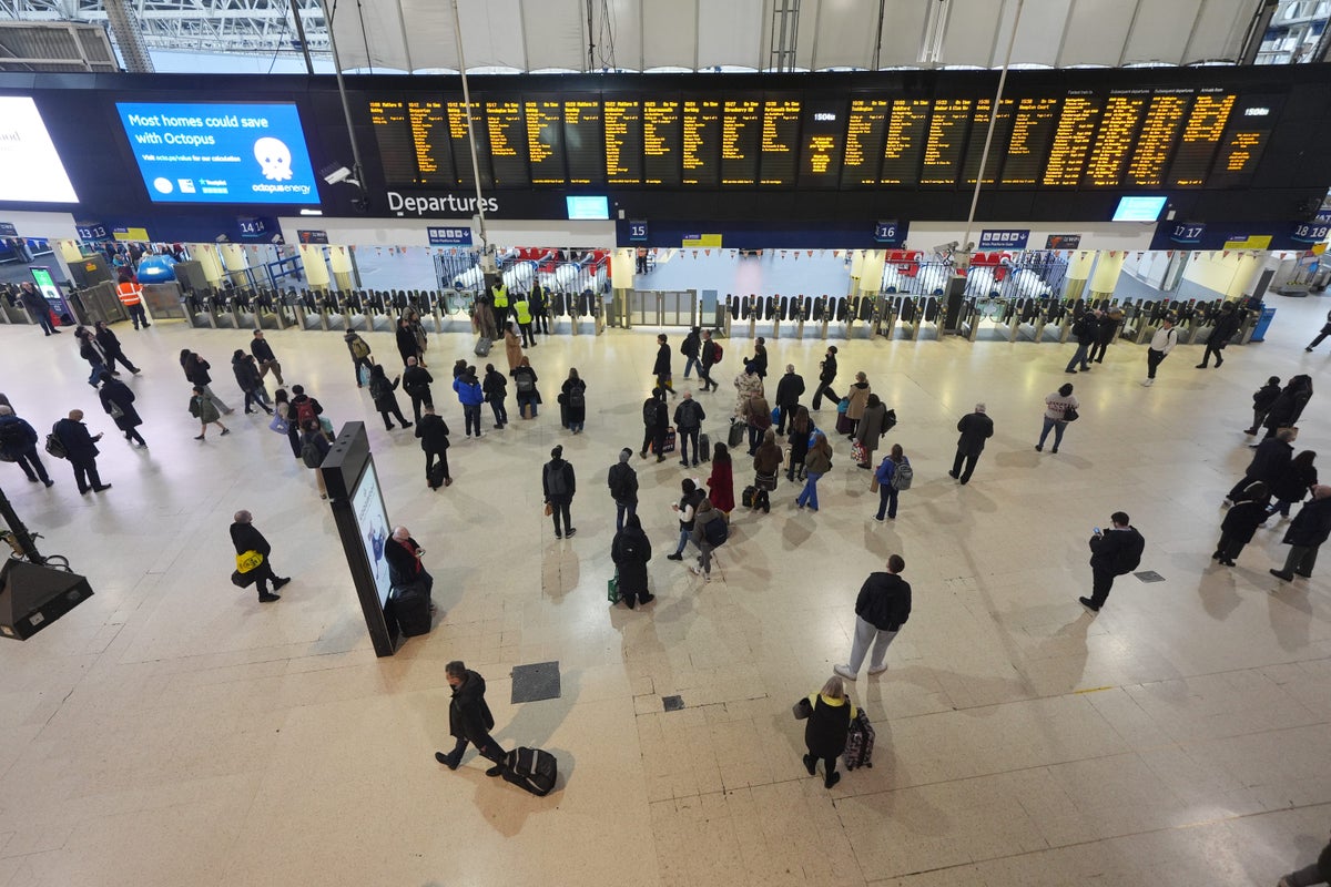 London Waterloo disruption live: Rush hour chaos looms as SWR issue ‘do ...