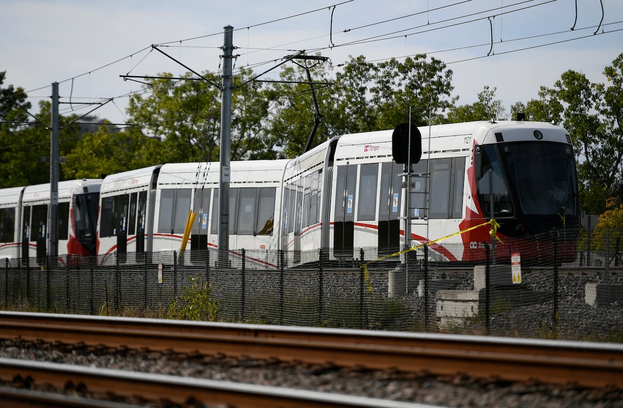 What caused Ottawa's 2021 LRT derailment?