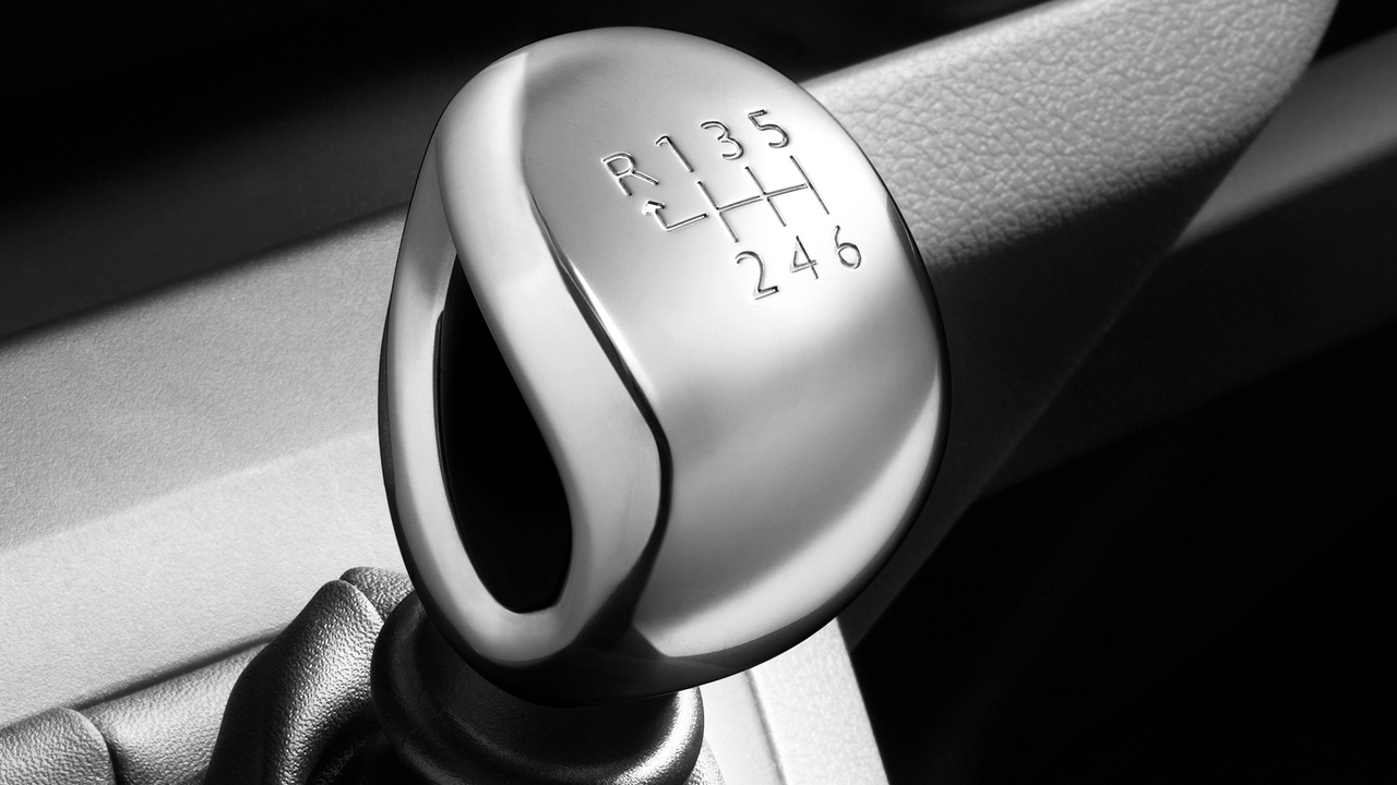 5 Features That Are Disappearing from New Cars