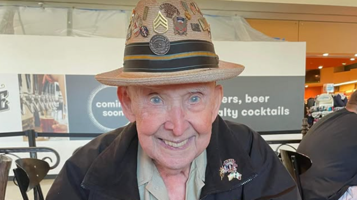 « Papa Jake », tiktokeur au 1,2 million d’abonnés et star du ...