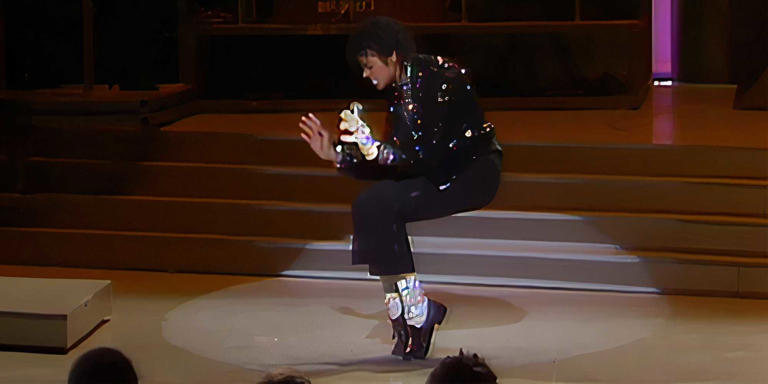 Why Michael Jackson Was Disappointed The Night He Debuted His Iconic ...