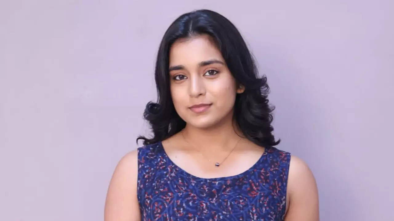 Sumbul Touqeer Khan overwhelmed as industry friends shower praise on ...