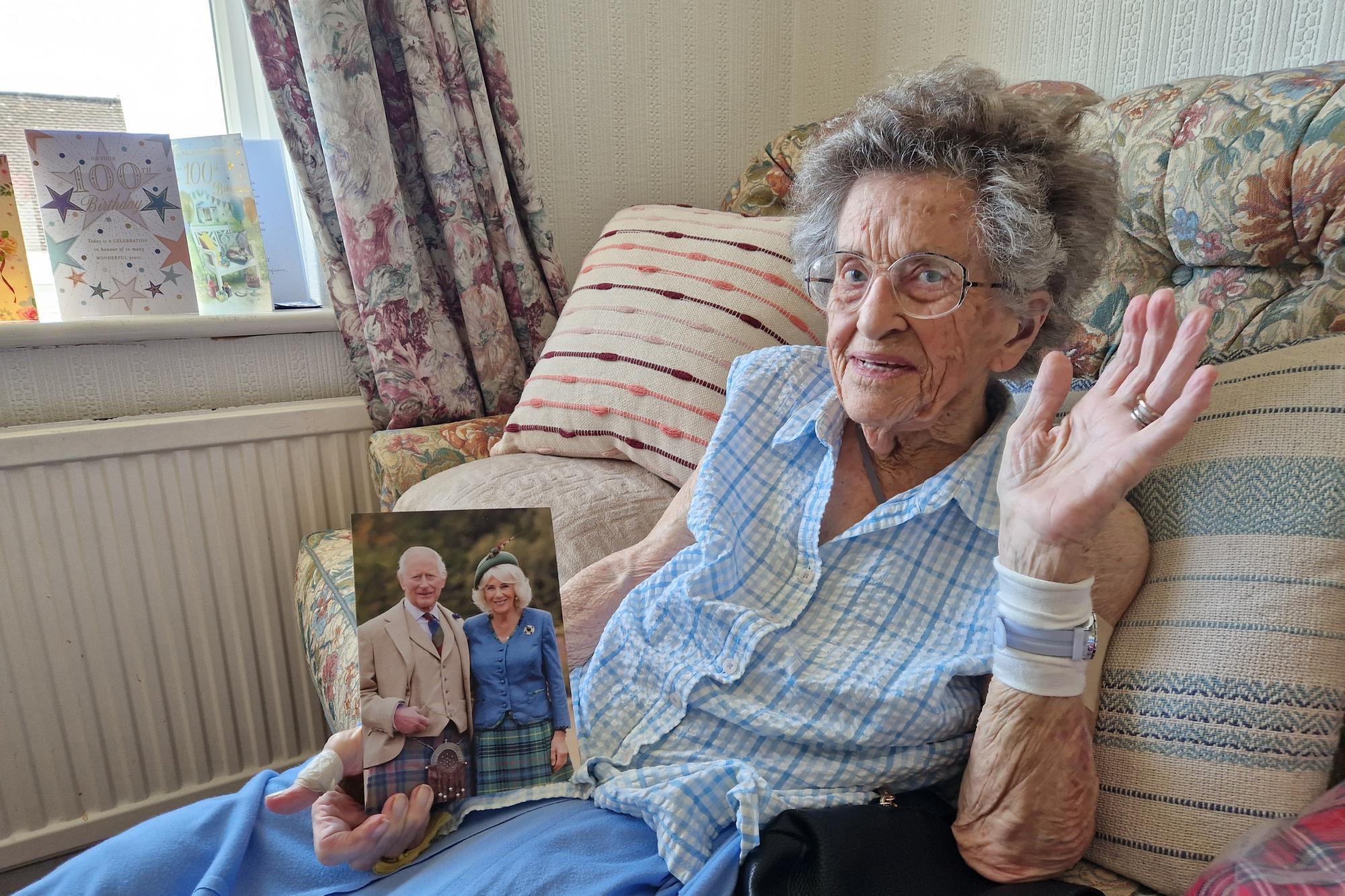 Keep going and never give in is Shoreham centenarian's message to all ...