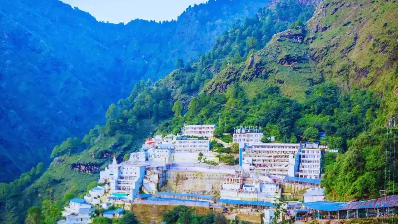 Jammu and Kashmir: Landslide hits Mata Vaishno Devi Yatra route in ...