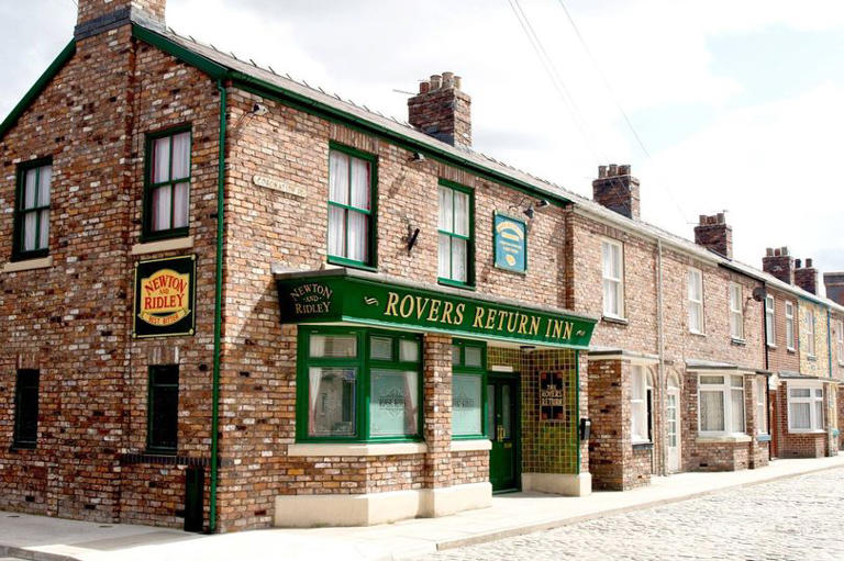 Coronation Street fans certain character is 'still alive' and set to ...