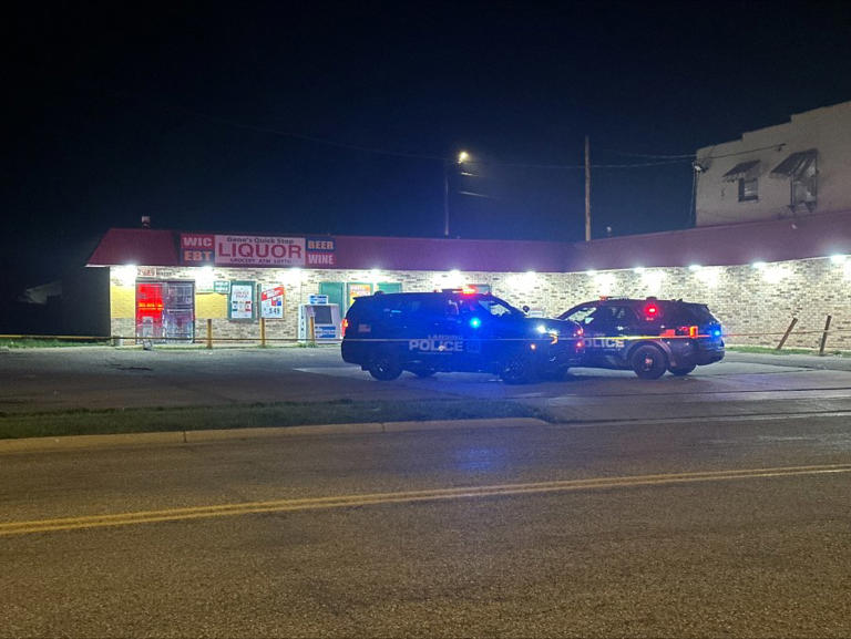 Police presence at Gene’s Quik Stop in Lansing late Sunday night