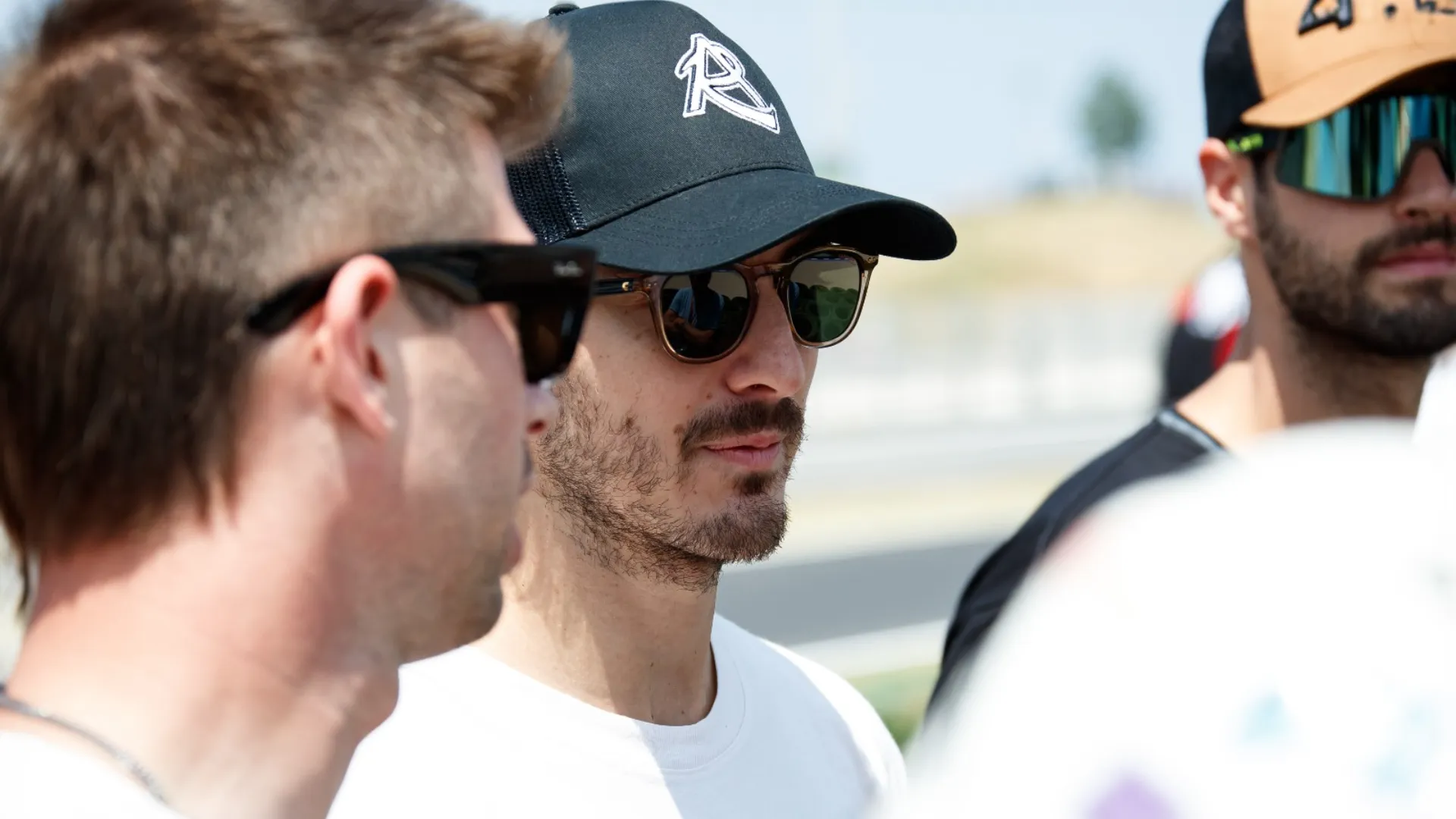 Pecco Bagnaia festeggia entrando nella storia dello sport: le foto