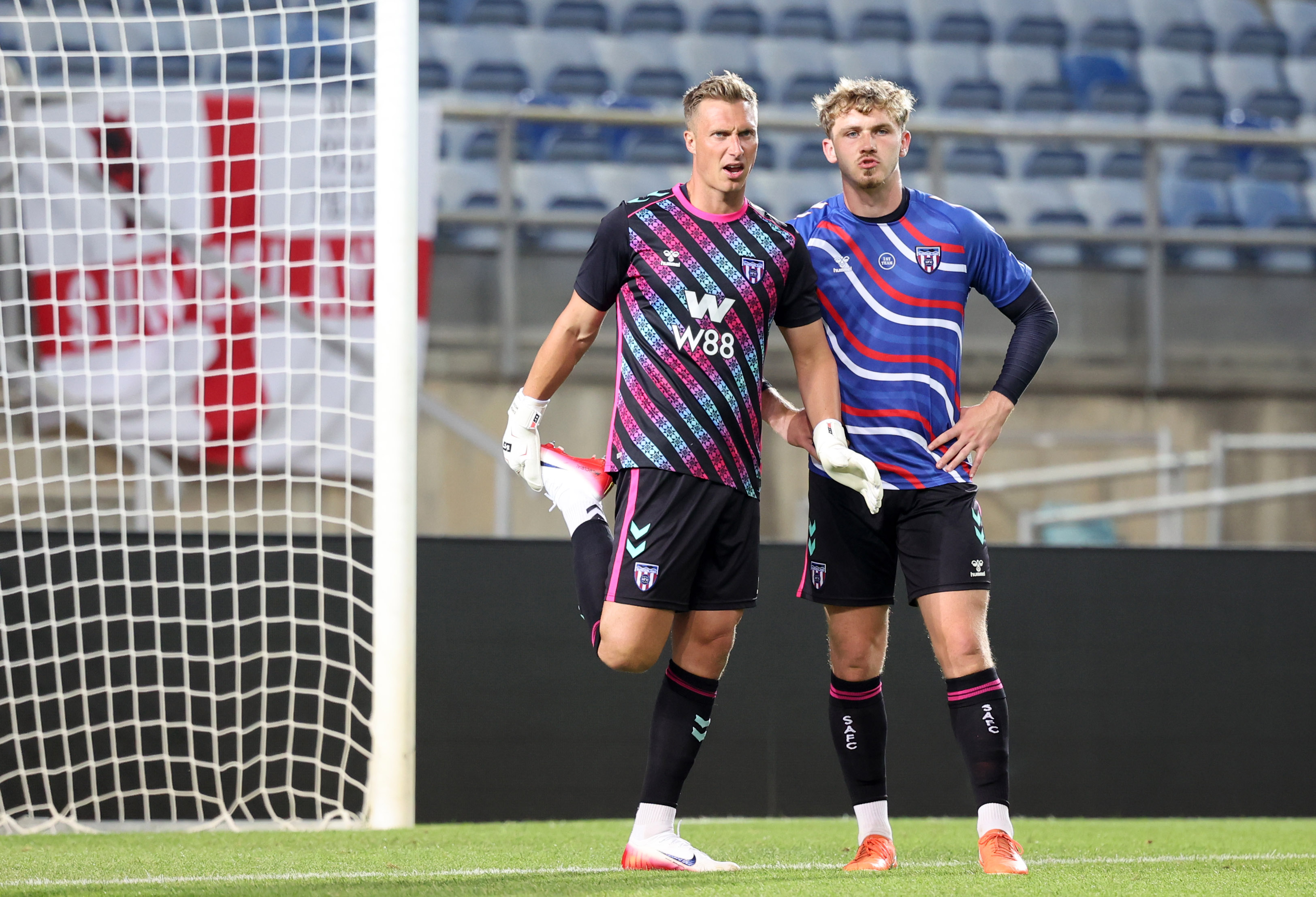 Matty Young transfer update as Sunderland weigh up move amid growing ...