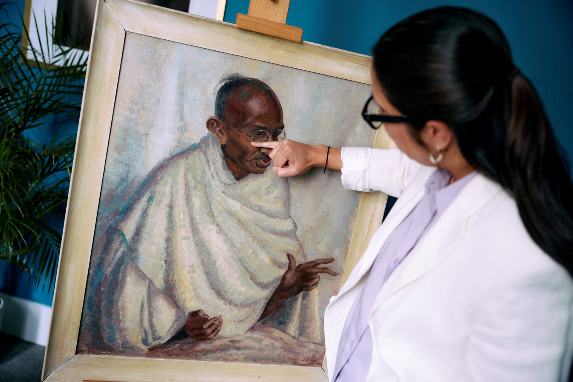 Rare Gandhi oil portrait sold for over US$200,000