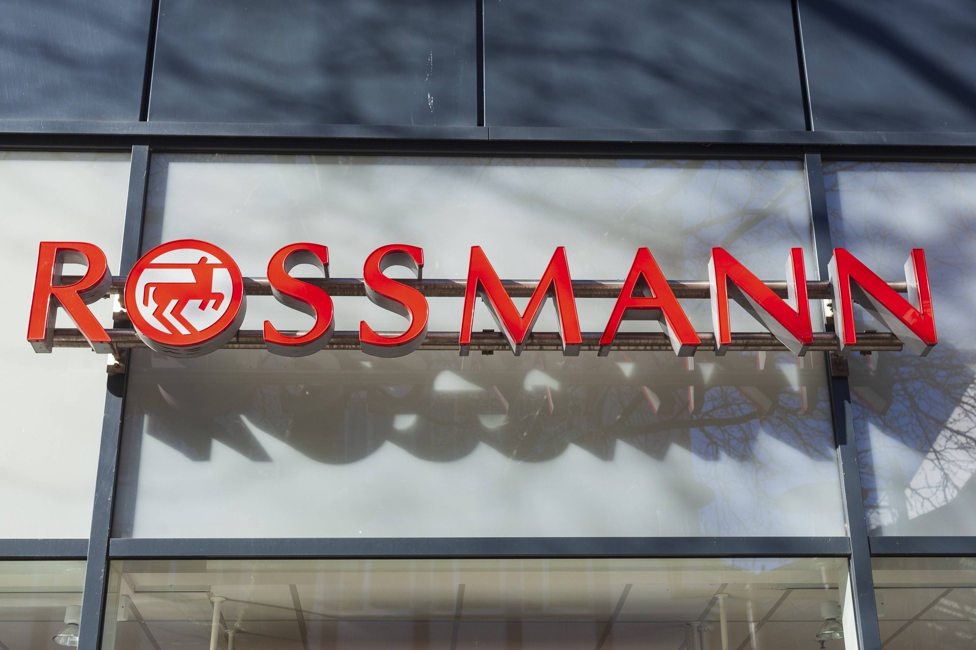 Sommer im Flakon: Dieses Pfirsich-Parfum von Rossmann versprüht blumige ...