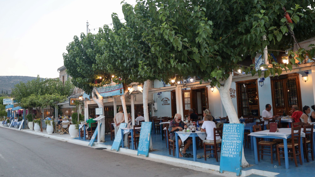 Κόβουν από παντού οι Ελληνες για να τα βγάλουν πέρα - Η εστίαση η πρώτη ...