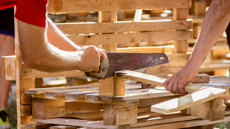 7 Affordable Backyard DIYs To Reuse Those Old Wooden Pallets