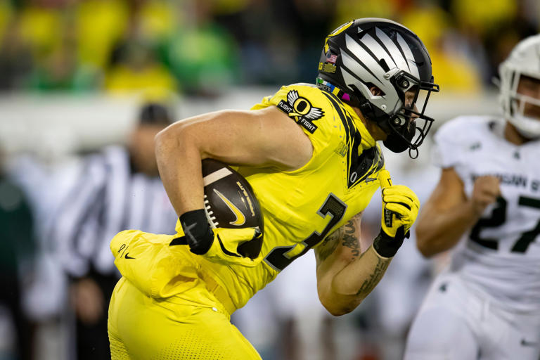 Checking in with the Oregon Ducks TE room ahead of the 2025 season